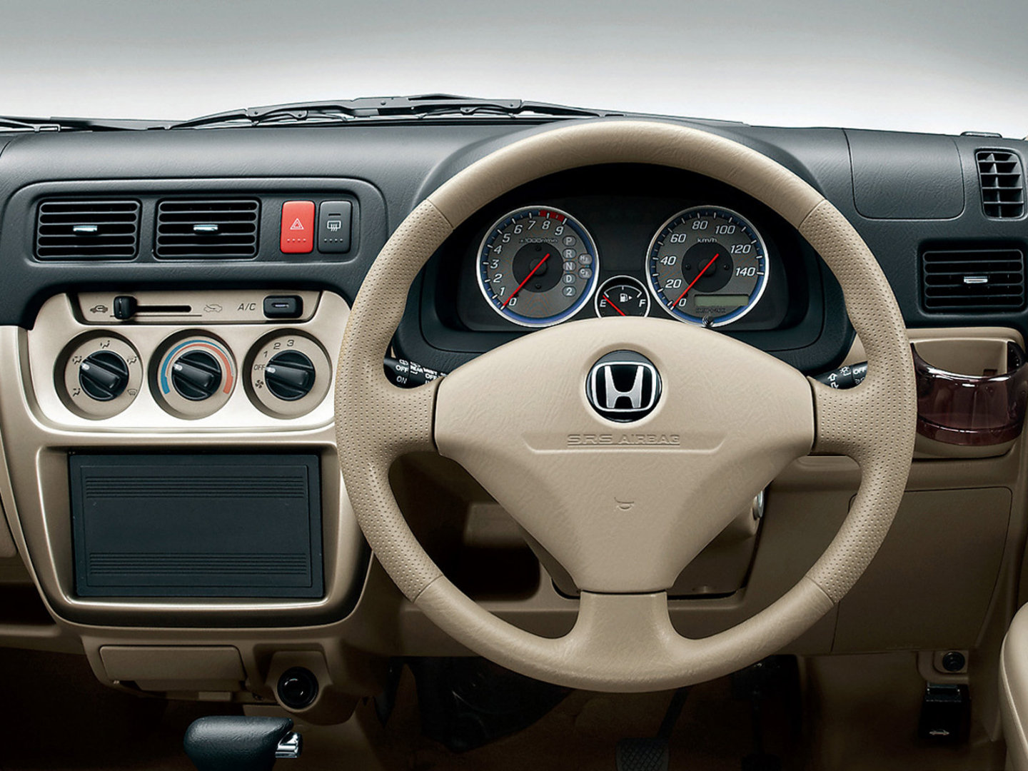 Honda Vamos technical specifications and fuel economy
